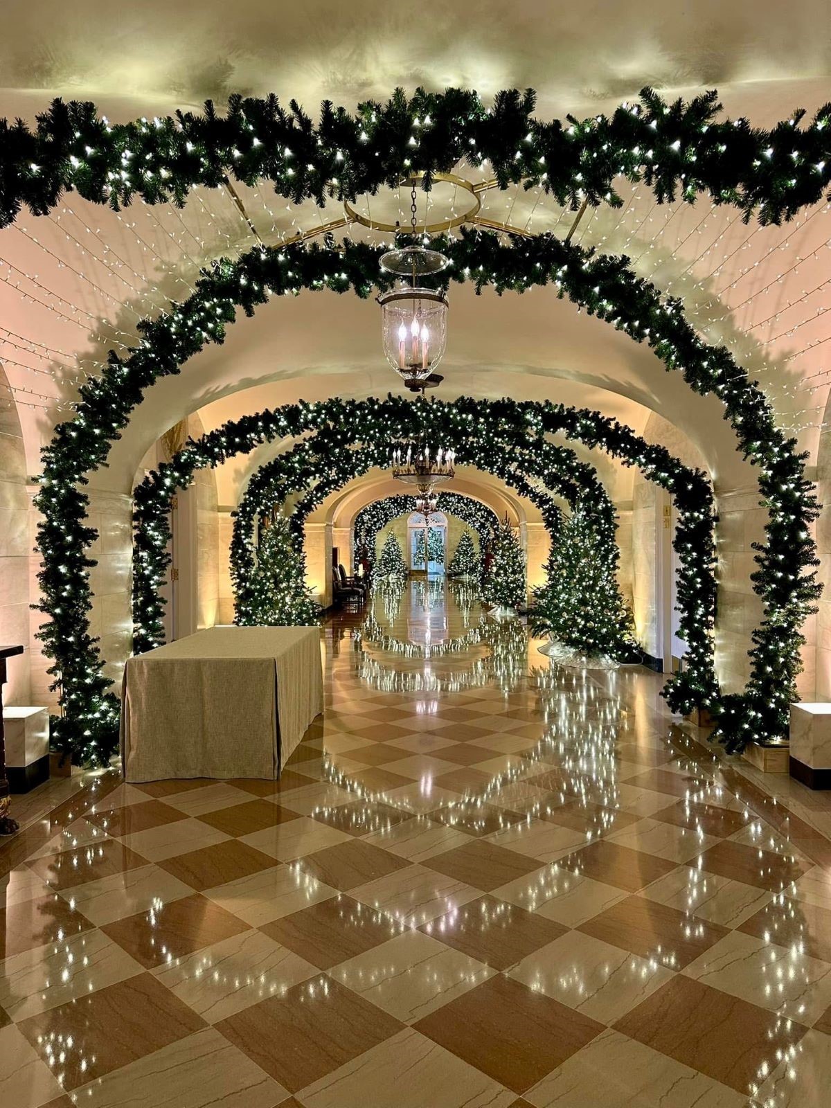 This West Chester Mom Decorated the White House for Christmas